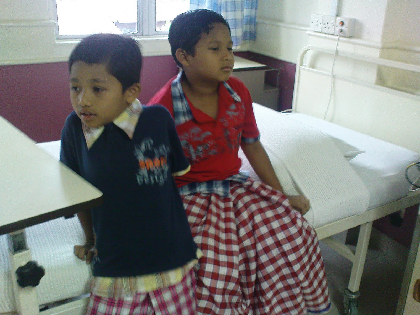 sekali pensil diraut, di sini tintaku tumpah, di sini aksara bermadah ...