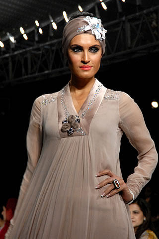 fused fashion: Sarah Salman's collection at PFDC Sunsilk Fashion Week 2010