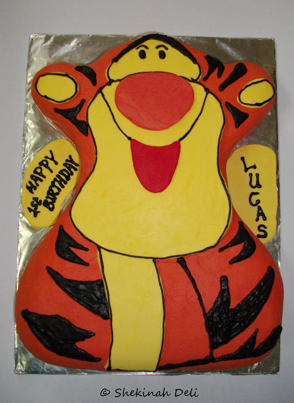 Shekinah Deli: Tigger cake