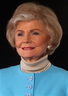 HMW: JUNE CLEAVER (1915 - 2010)