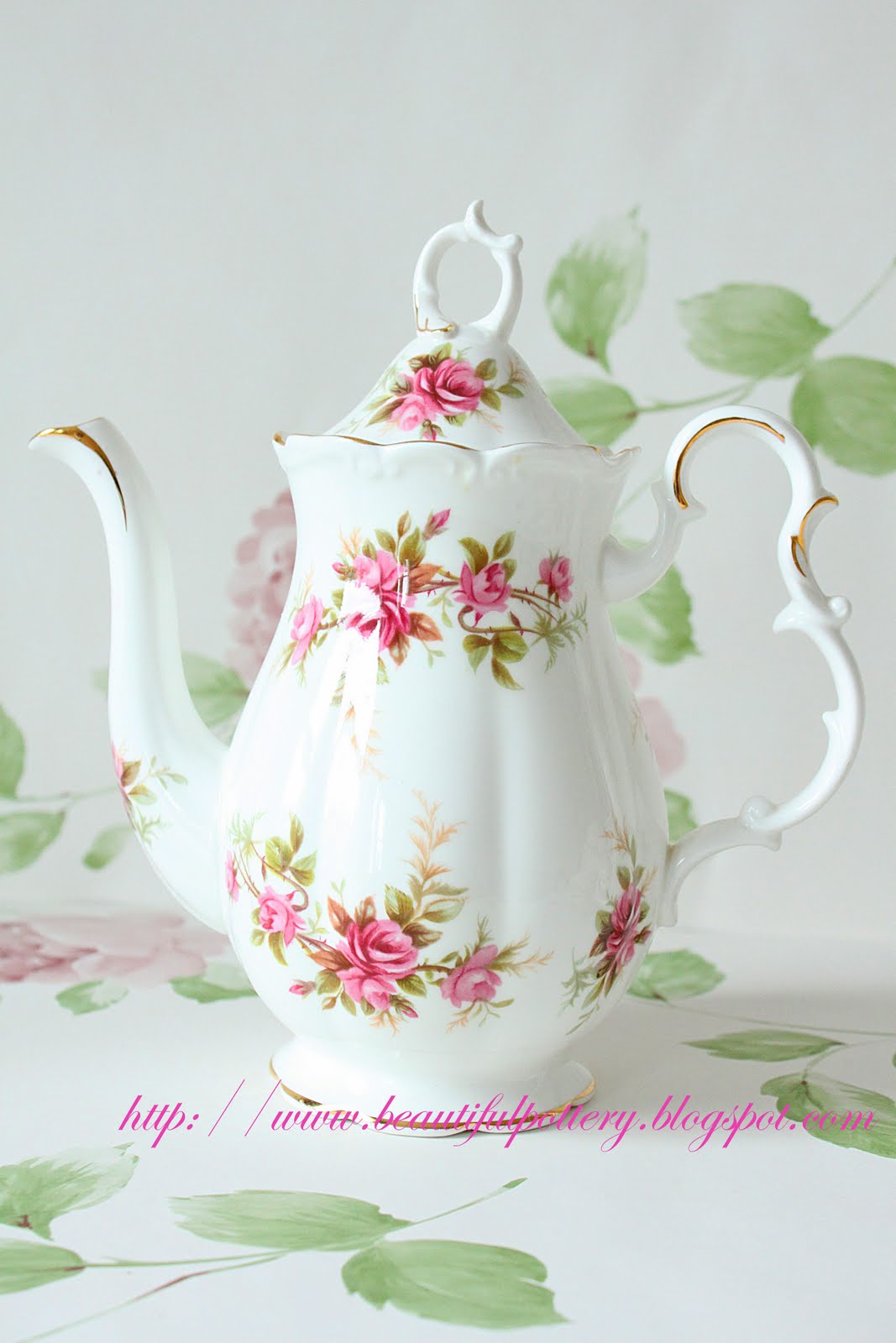 BEAUTIFUL POTTERY: Royal Albert Discontinued Pattern