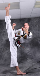 Master Kev's New Edge: Kickpics, Round 2... 2010 FIGHT!!!