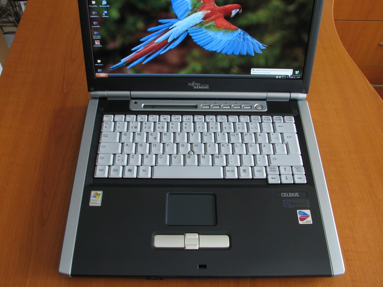 Fujitsu Celsius H230 - мобилна графична станция с ATI FireGL V5000 и S ...