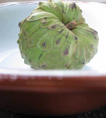 Foodwanderings: Exotic fruit and my first giveaway