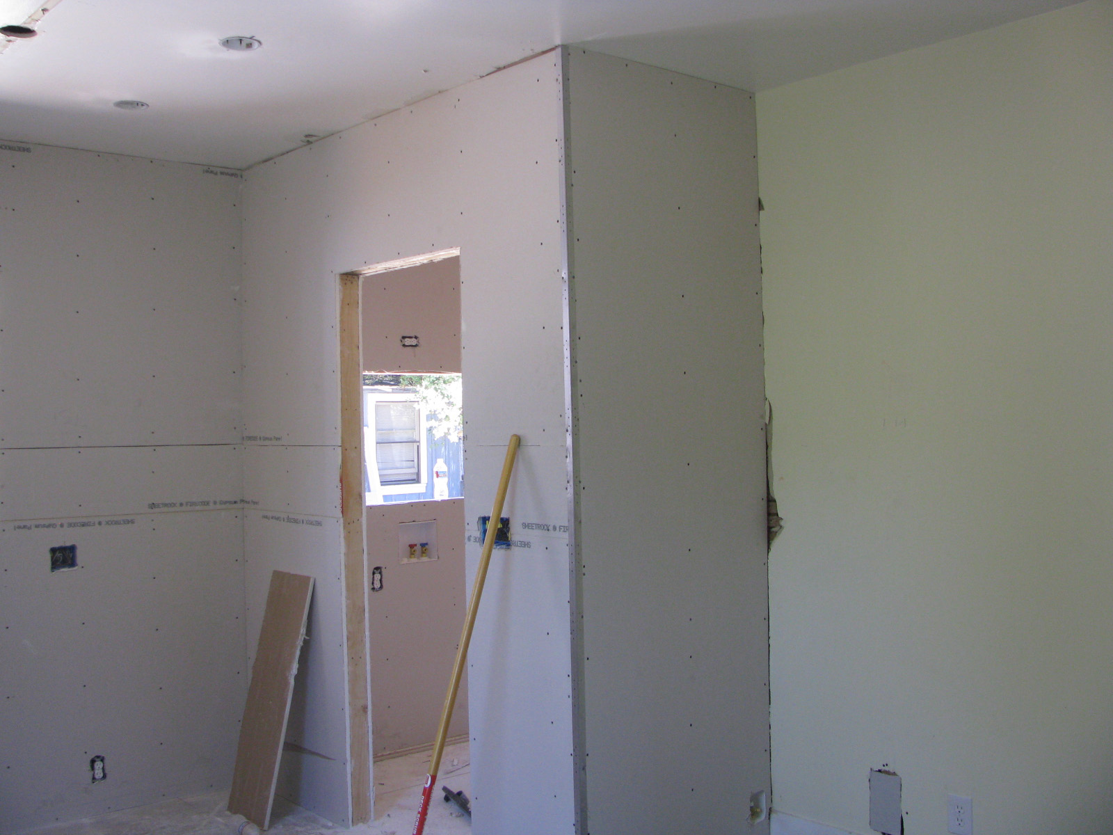 this bungalow life: Drywall Fun!