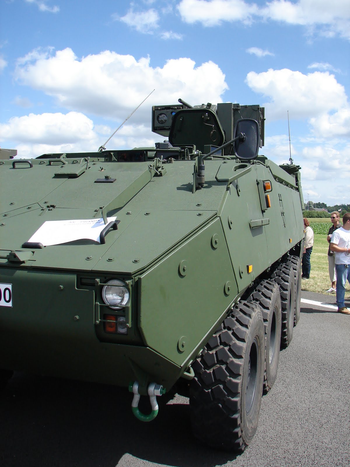 In Flanders Fields: Defensie verkoopt AIV DF90…