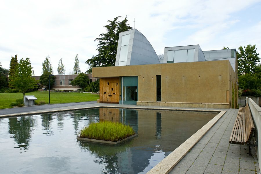 Saffron and Silk: Amazing Architecture - The St.Ignatius Chapel in Seattle