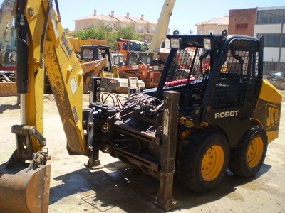MINI INCARCATOARE FRONTALE cu brat excavare miniincarcator JCB ROBOT ...