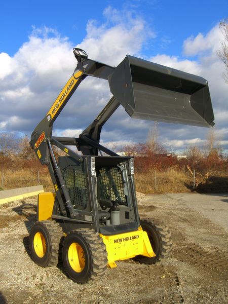 MINIINCARCATOR FRONTAL NEW HOLLAND LS 175 NOU, ORE DEMONSTRATIVE