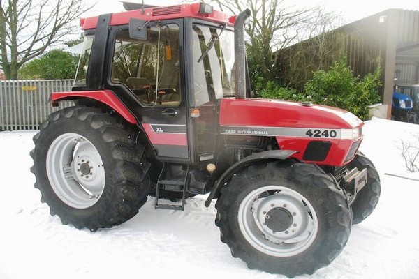 Tractor CASE IH 4240 XL 90CP tractoare case second hand import vanzare ...