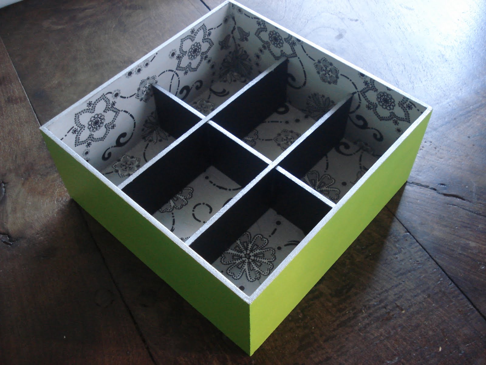 MARIA BOMBONES: CAJA VERDE MANZANA