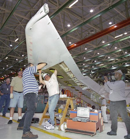 WinnCad Elements Blog: New Boeing 777 Raked Wing Tips Improve Fuel ...