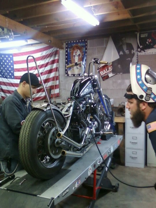 Highway Horrors Hot rods, Kustoms and Choppers: Por siempre dos ruedas.