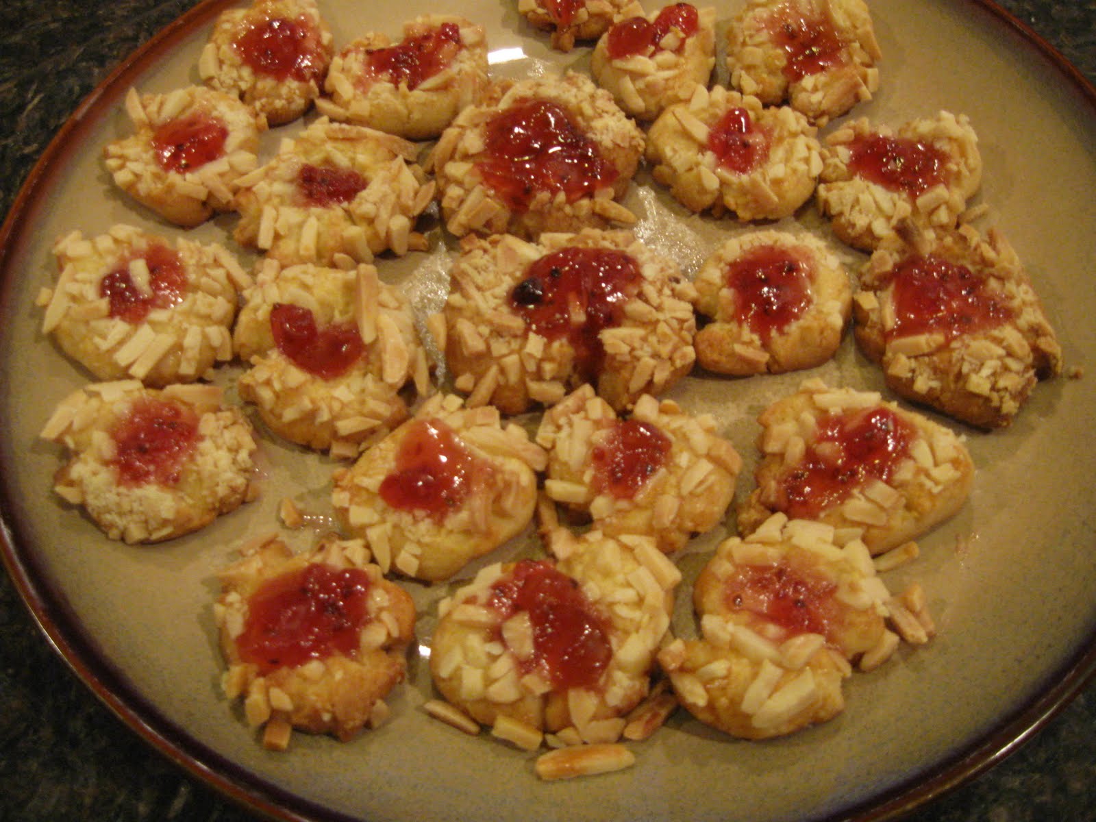 See Marie cook!: Angel's Eyes Cookies