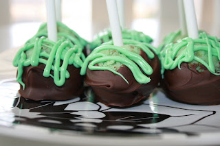 Red Velvet Armadillo: Shamrock Cake Pops