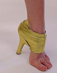 30 World Most Bizarre Shoes Ever ~ Somethin Bizarre