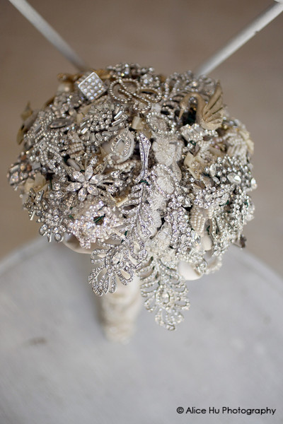ForeverFreshFlorals.com: Brooch bouquets