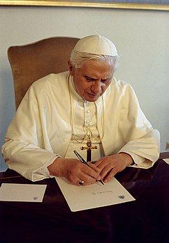 A Catholic Mom in Hawaii: Our Holy Father Benedict XVI Urges the Whole ...