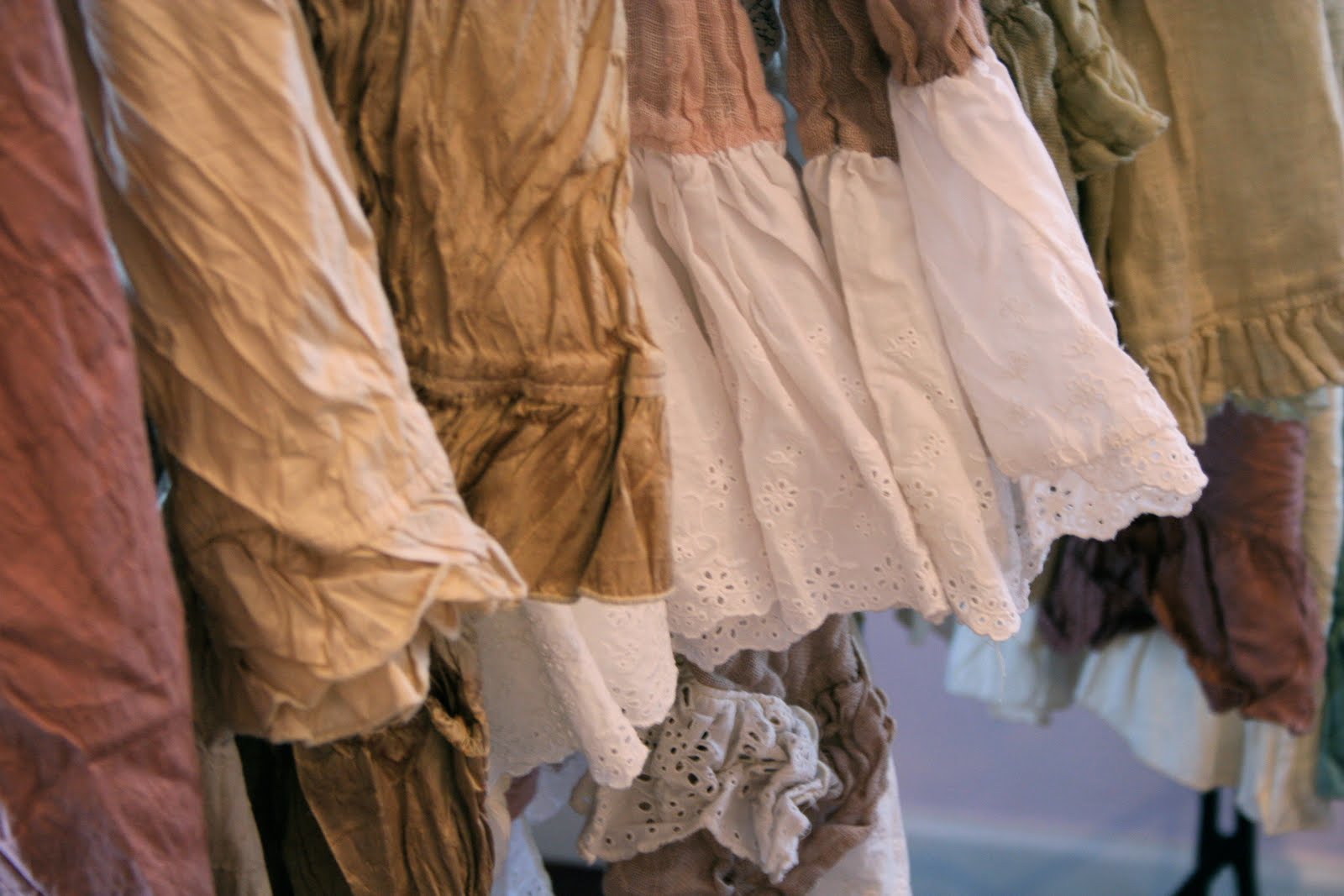 Frilly Frocks: Welcome...