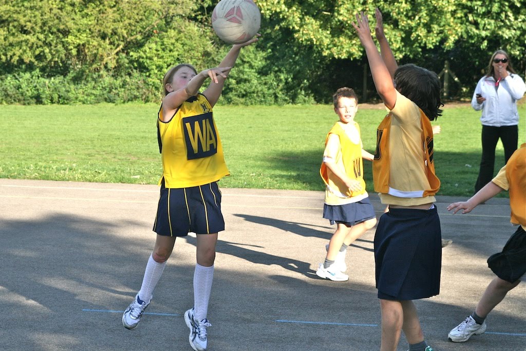 Little Heath School Netball: Year 6 Girls v Boys Netball Match