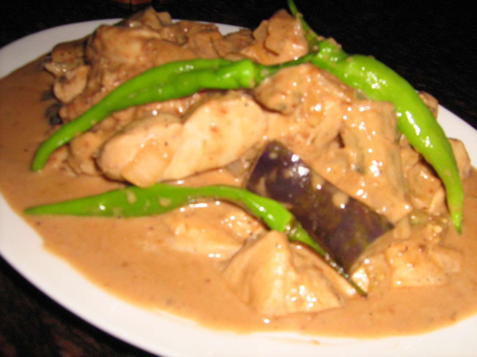 Chicken Binagoongan (cooked in shrimp paste) - (Filipino) Pinoy Recipes
