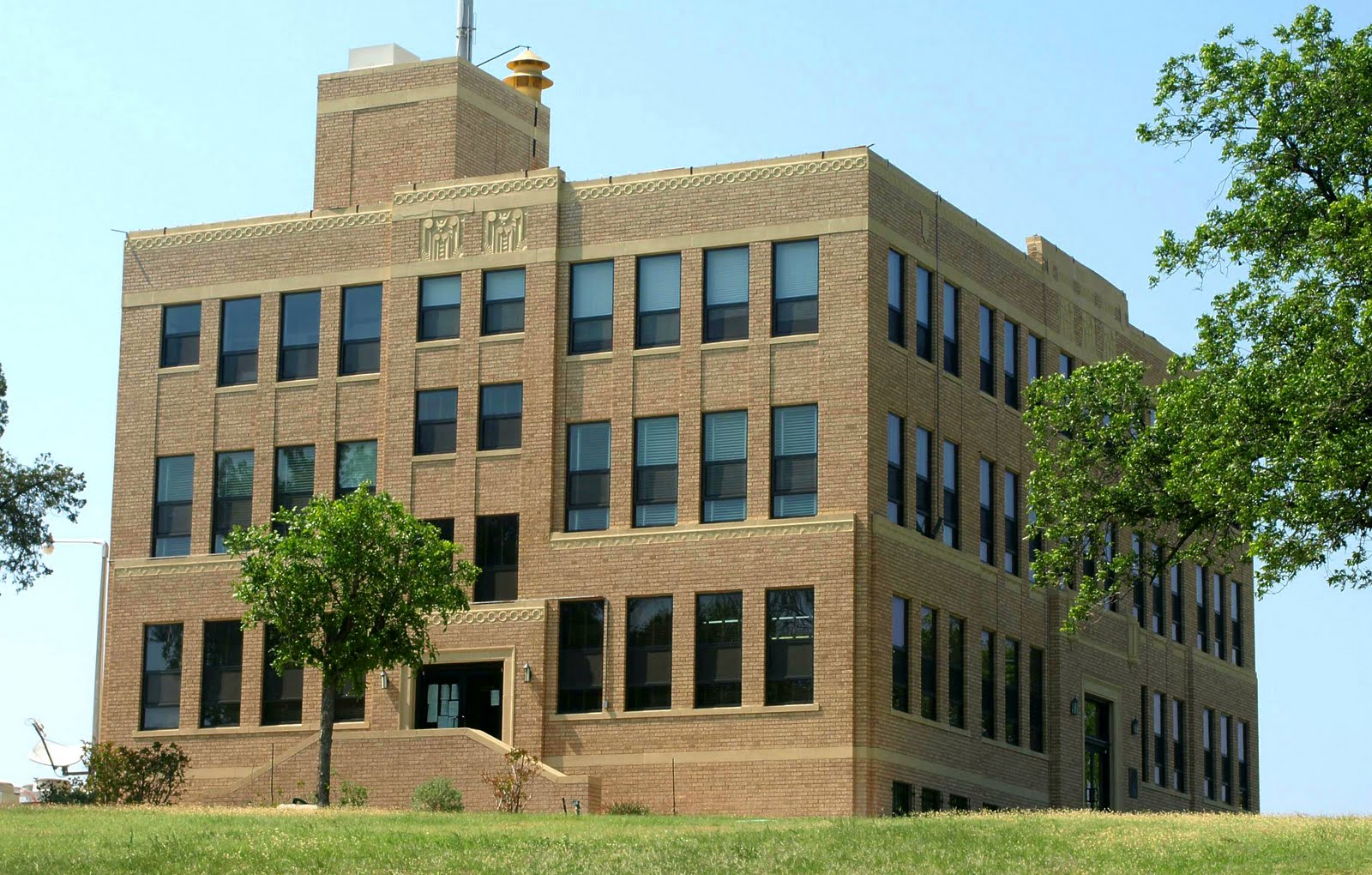 254 Texas Courthouses: Irion County Texas, Part 2