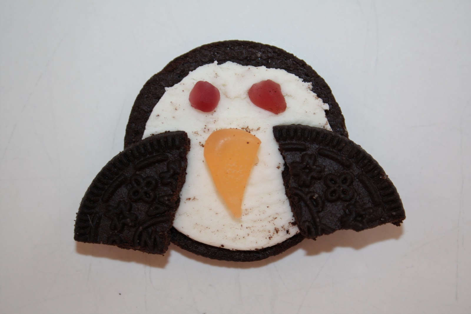 Sweet and Simple Things: Iceberg Experiment and Penguin Snack