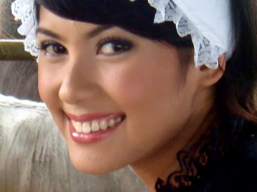 Smart and Beauty Anchor: GITHA NAFEEZA