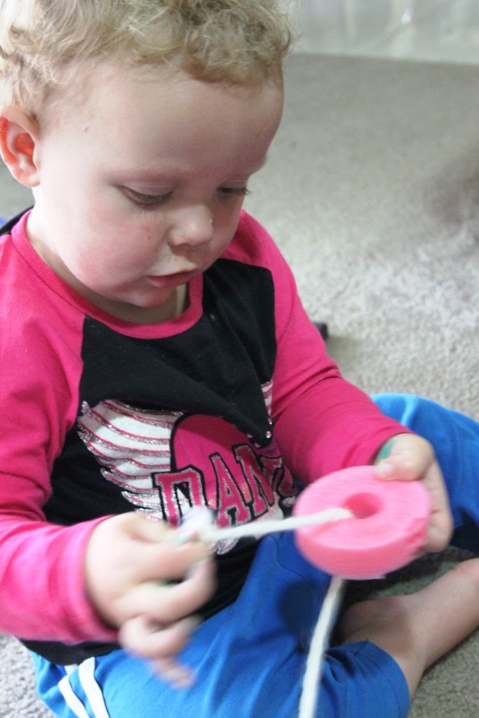 Mumma made it: craft for little people: noodle threading