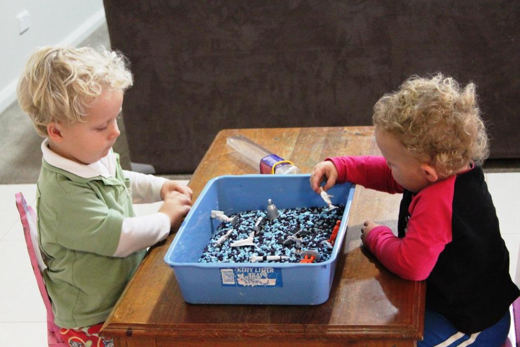 Mumma made it: craft for little people: noodle threading