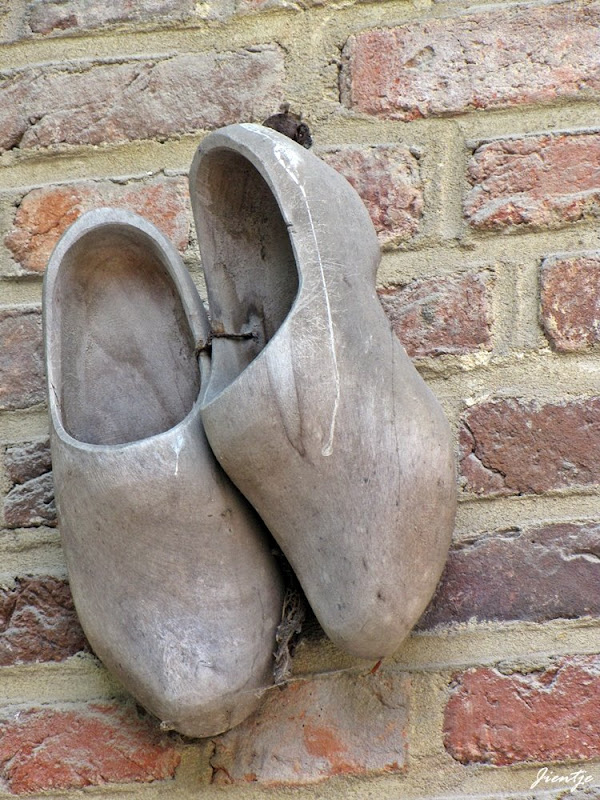 Heaven is in Belgium: Ruby Tuesday, Wooden Clogs