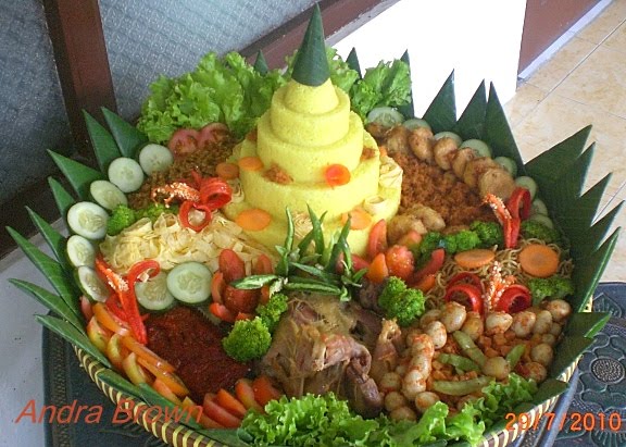 www.kueandrabrown.com: Tumpeng Komplit Ultah Boss