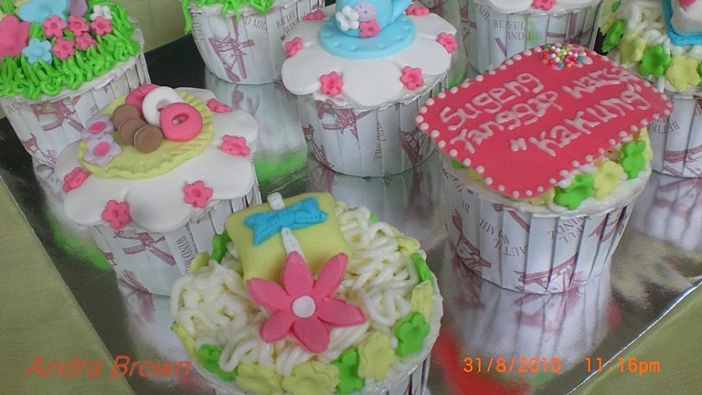 www.kueandrabrown.com: Cupcake Set Ultah Kakung
