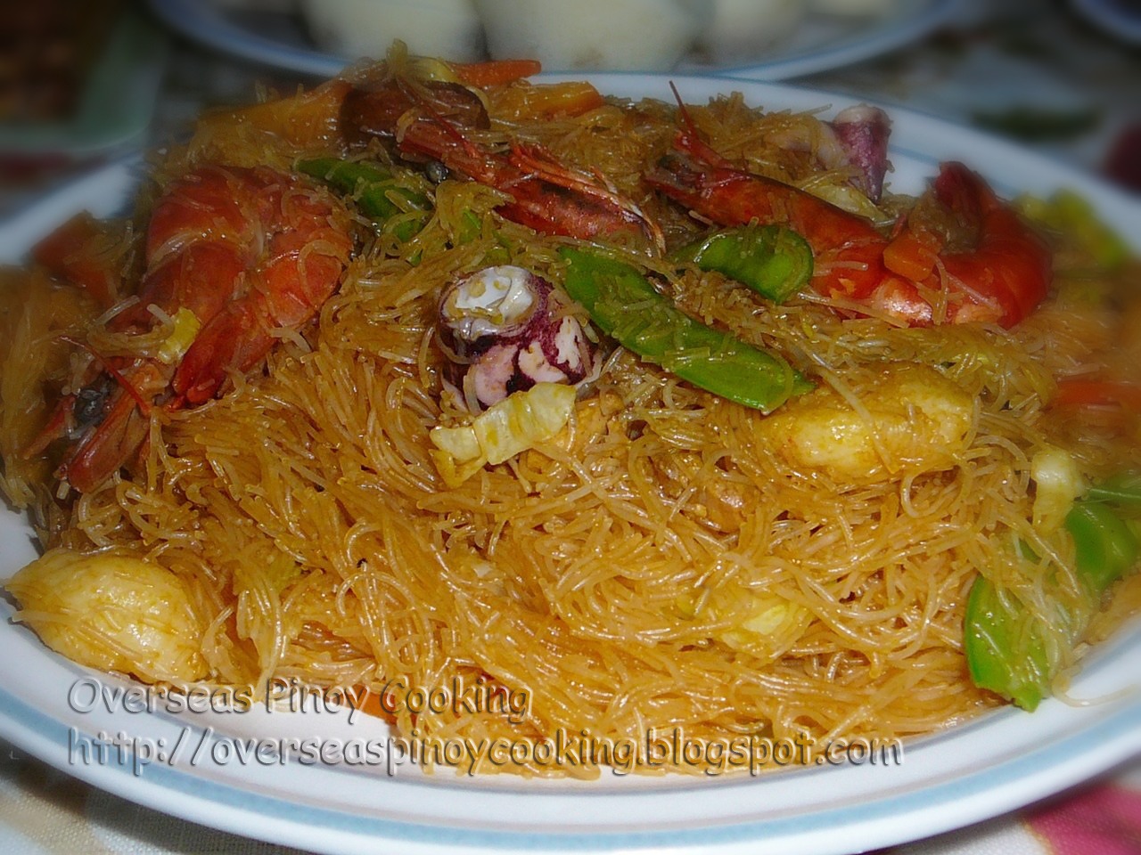 Pinoy Home Cooking and Recipes: Pansit Bihon Seafood