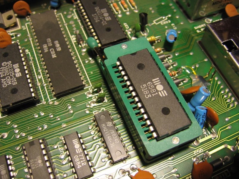 ZIF socketed C64 for SID chip swap