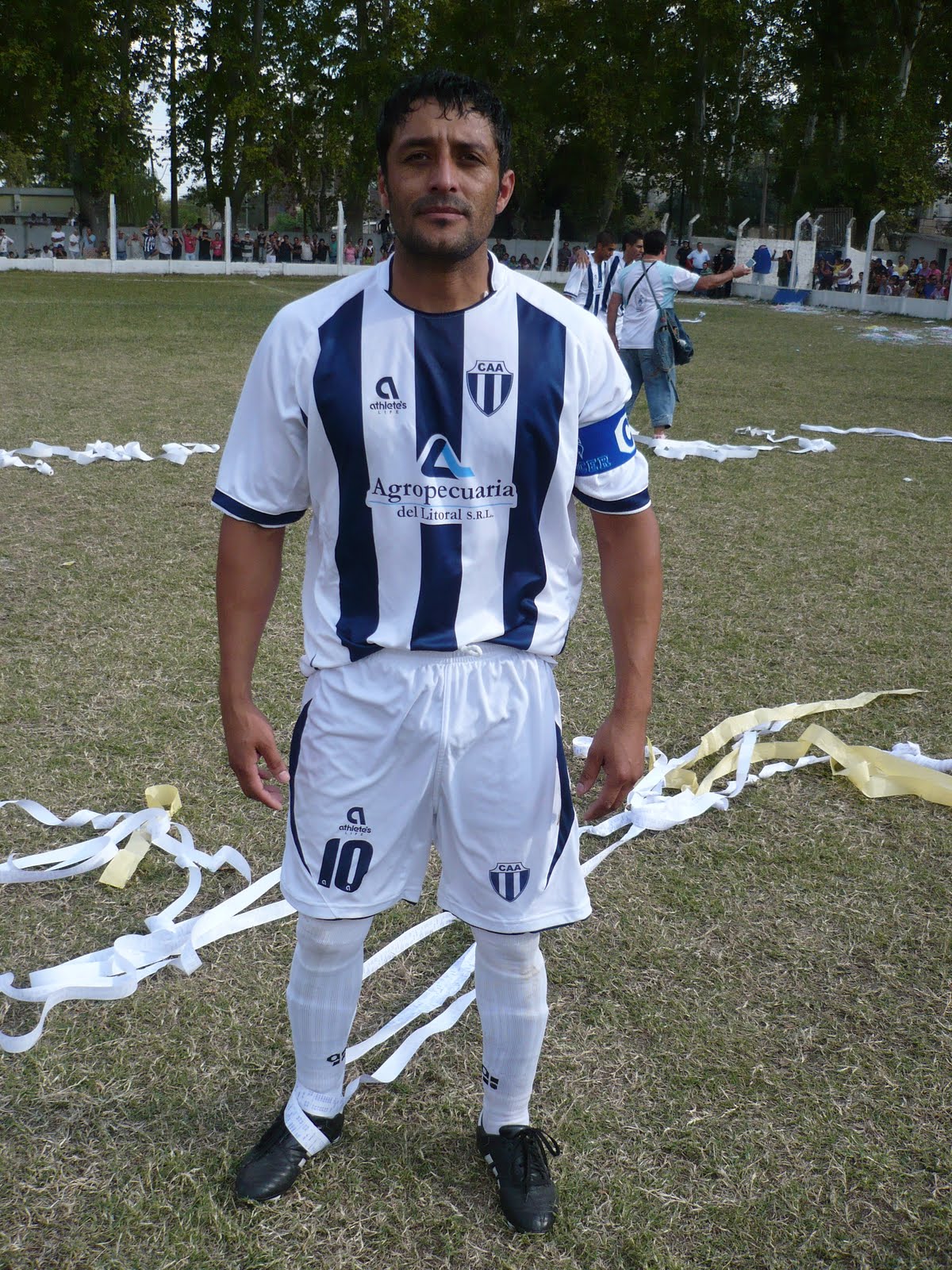 la tribuna: FÚTBOL - OTRA VEZ LA VIOLENCIA, ESTA VEZ AMÉRICA Y CORREA ...