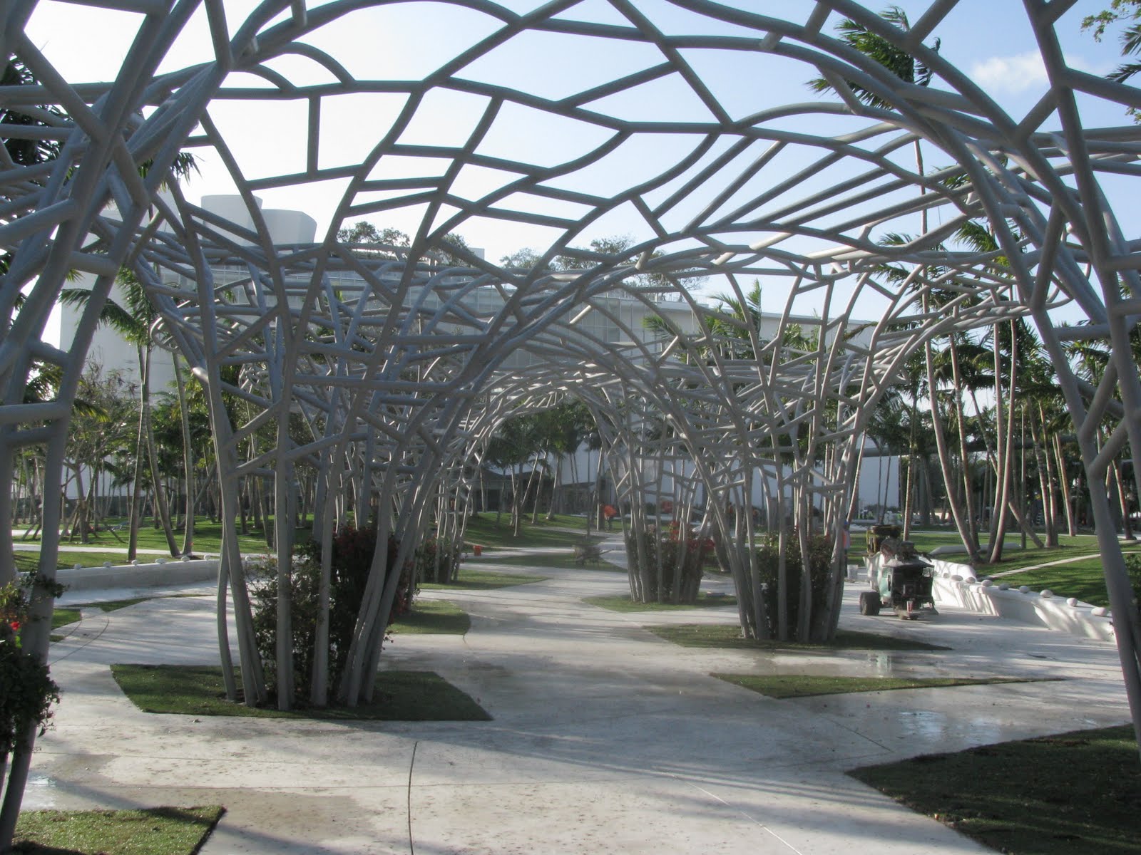 DC Scorpio Blog: New Frank Gehry Building in Miami Beach..