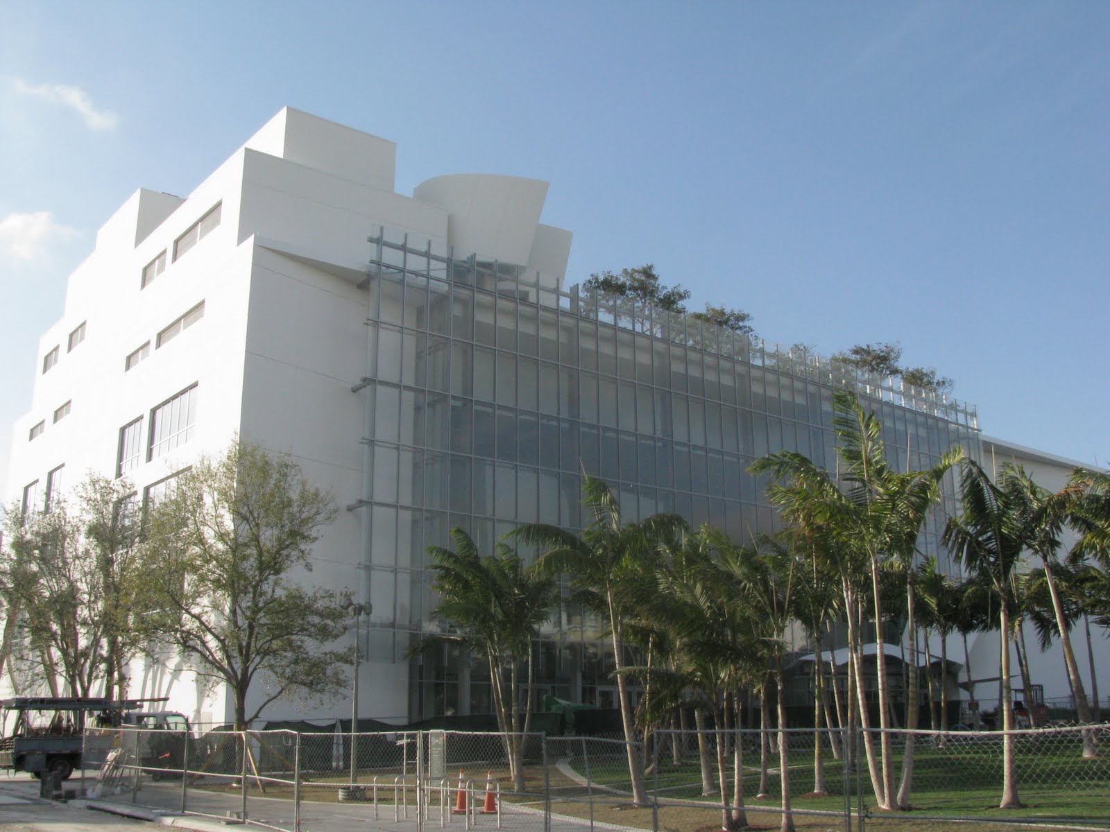 DC Scorpio Blog: New Frank Gehry Building in Miami Beach..