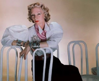 Strawberige: Stylish Ladies