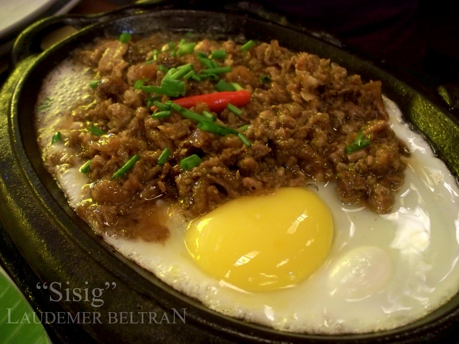 laudemerbeltranphotography: Buddy's Sisig