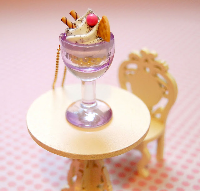pokkuru: sundaes ou sorvetes na taça