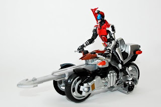 Kamen Rider Gallery: Kamen Rider Kabuto Figuarts with bike picture