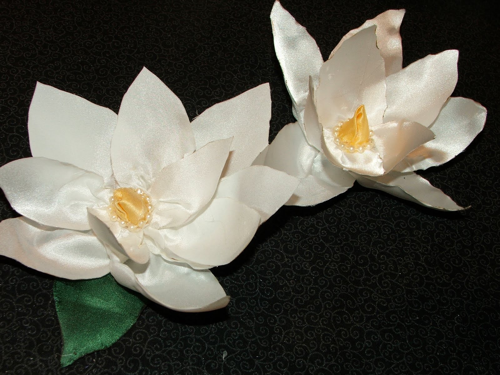 Artfully Caroline: Tutorial - Magnolias