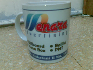 Moshi Souvenir: Contoh Design Mug Perusahaan