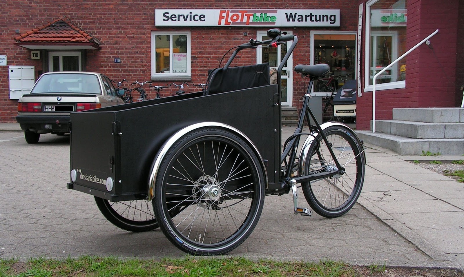 (de)hamburgize.com: Cargo Bikes Capture Hamburg - The Ultimate SUVs