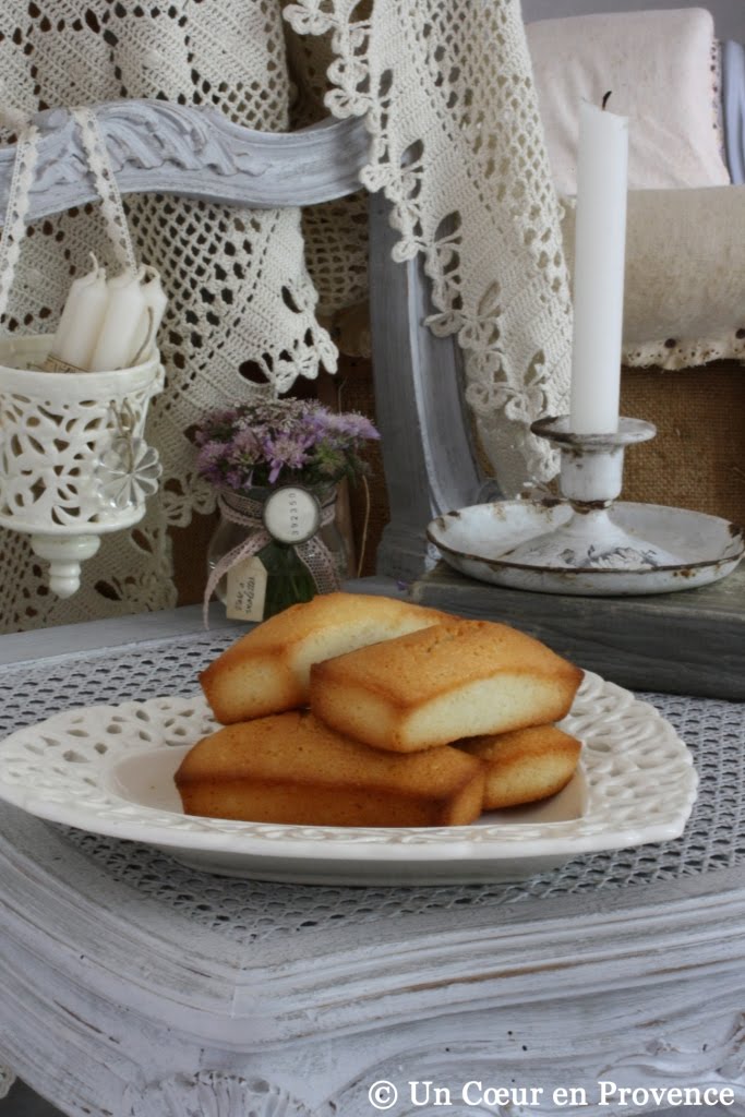 A Heart in Provence: Mini Almond Cakes