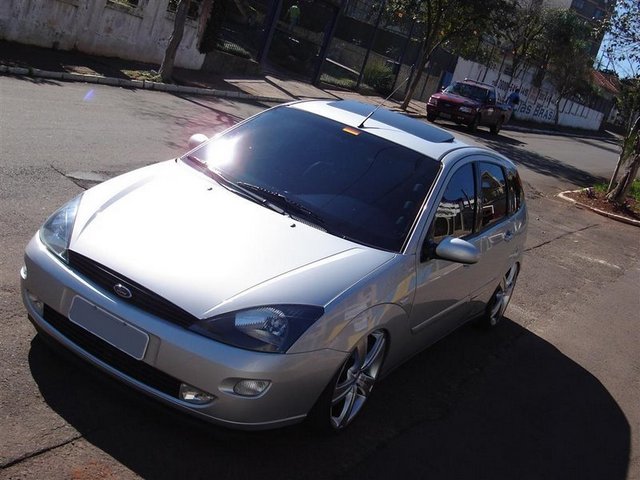 E Q U I P E S E N T I N E L A :::::: Ford Focus XR + TSW Reflex 19