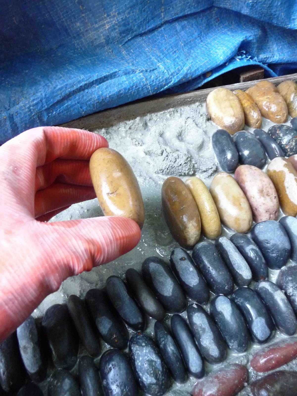 Jeffrey Bale's World of Gardens: Pebble Mosaic for the Garden