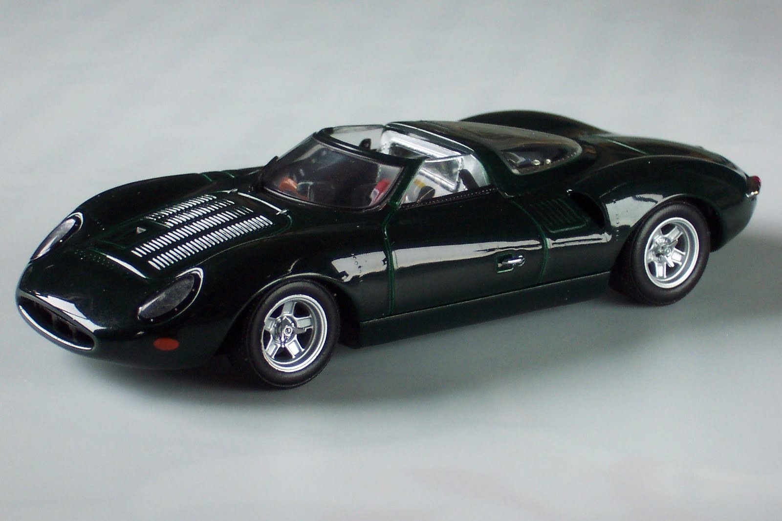 1/43 Concept cars: Jaguar XJ13