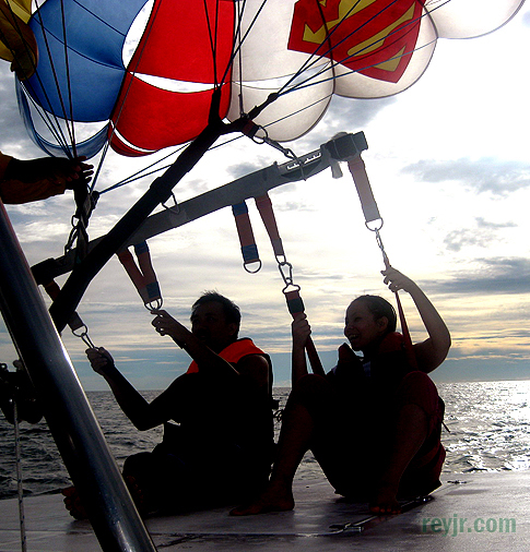 Reyjr.com: Parasailing in Boracay